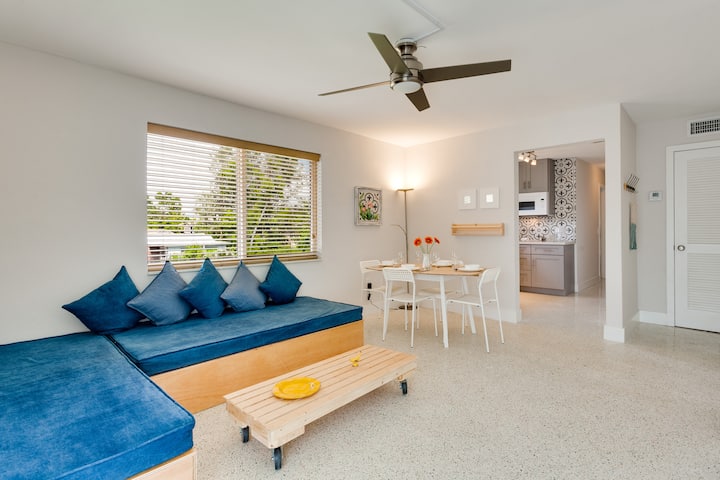 Spacious Bright Modern 2bd Balcony & Free Parking - Miami Shores, FL