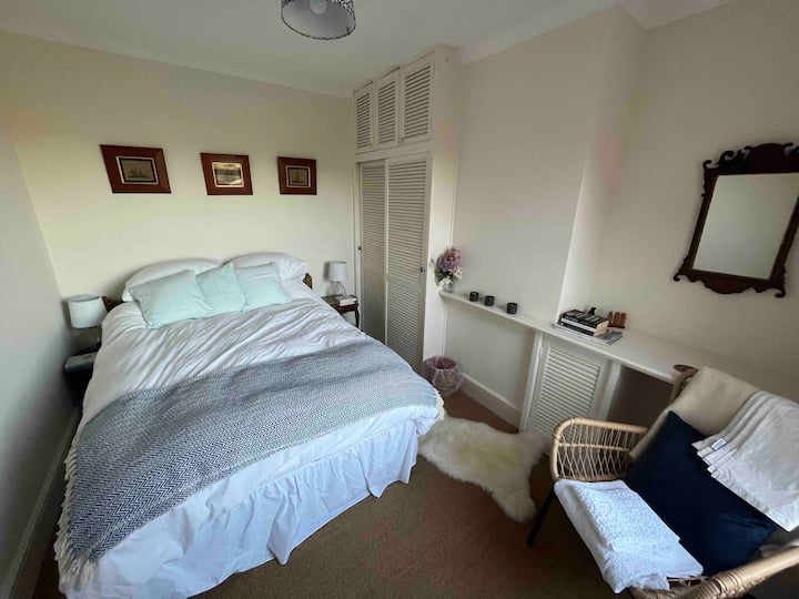 Bed At Bay - Shaftesbury