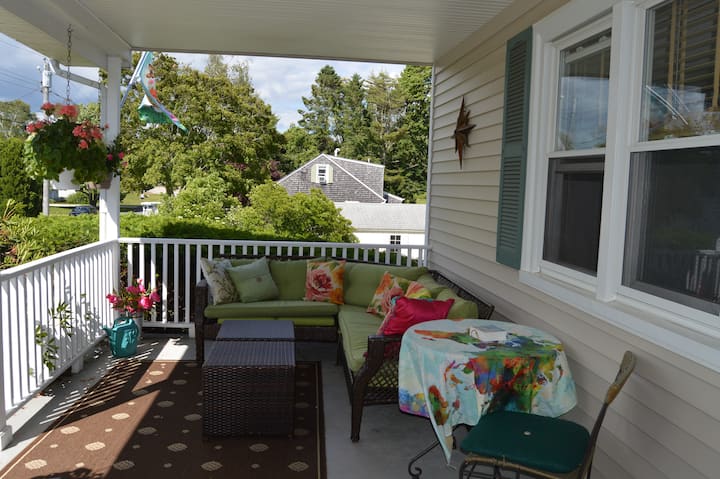 Quaint Snug Harbor Apartment - Narragansett, RI