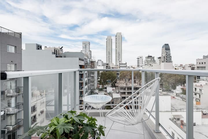 Descubre Desde El Balcón De Este Moderno Studio La Belleza De Palermo Hollywood - Argentina