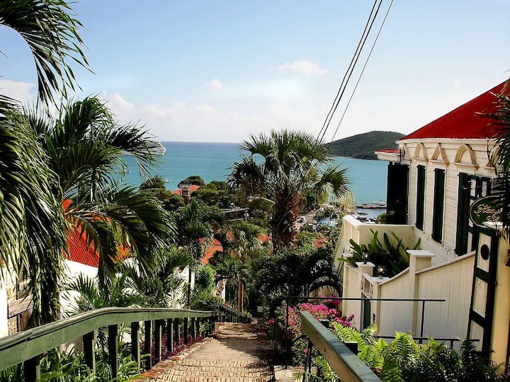 Save $1000/wk! Loftspace In An Old World Estate - Charlotte Amalie