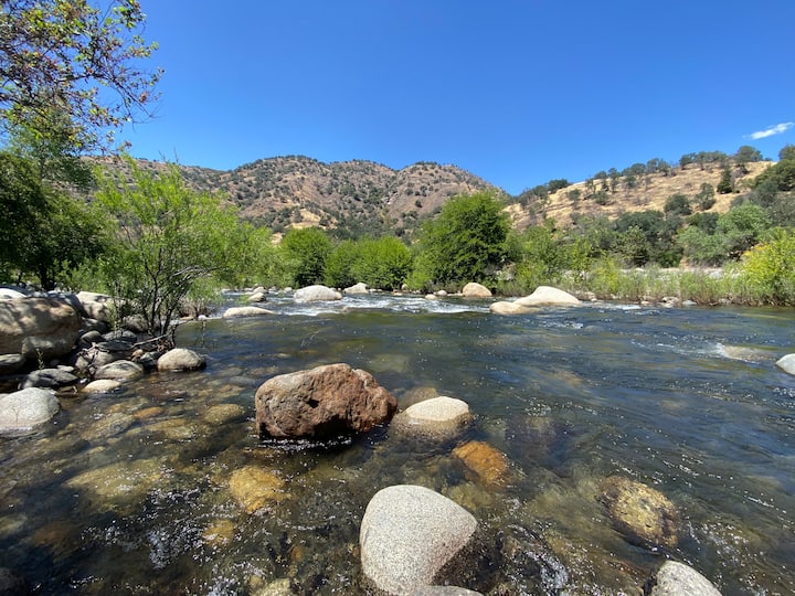 Private Getaway W/ River & Mountain Views - California