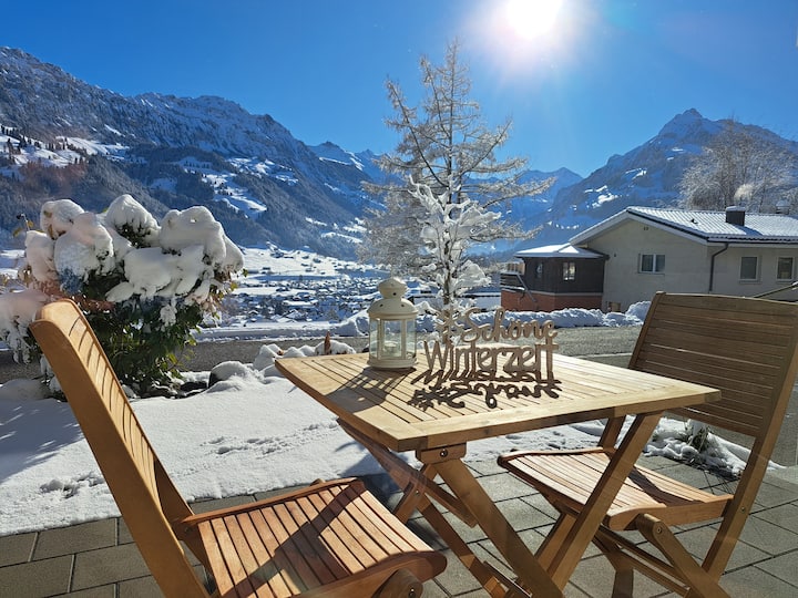 Gemütliches Studio Mit Bergsicht In Frutigen - Frutigen