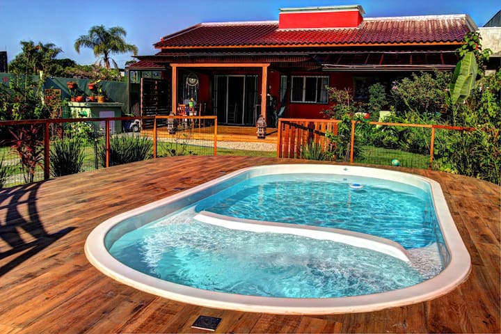 Adorável Casa C/ Piscina E Belo Jardim Em Mariscal - Bombinhas