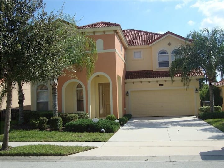 Magnificent Modern Resort 20 Minutes From Disney - Davenport, FL