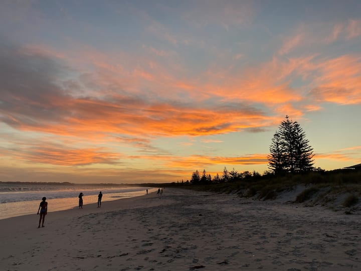 A Great Alternative To Campsite Cabins For A Group - Nowra