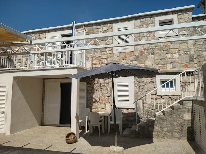 Kalafota Dvori Apartman 1 - Kučica - Brač
