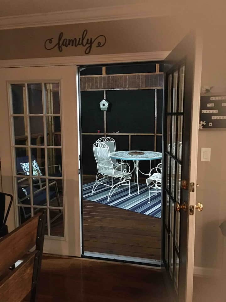 Crazy Daisy - Cute Cozy Getaway - Chickamauga Lake, TN