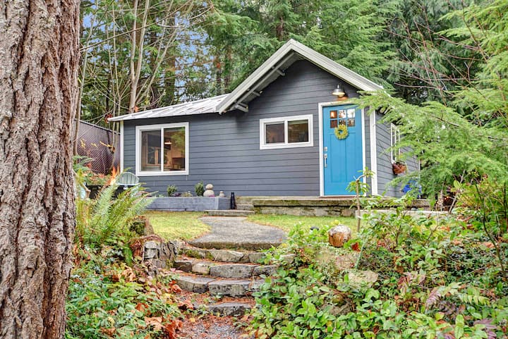 Cozy Tiny Cabin W/ Fast Wi-fi, Smart Tv, Fireplace - North Bend, WA