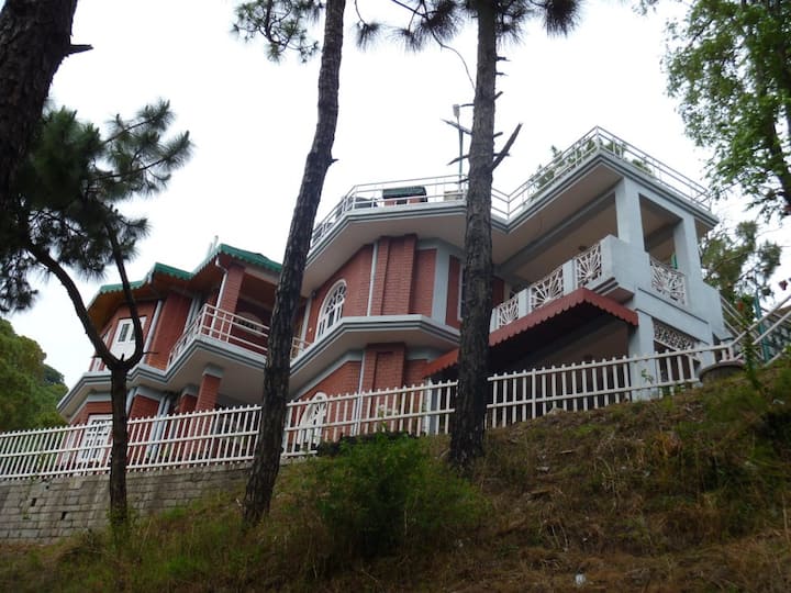 2 Bed Room In A Villa|balcony|amazing View - Kasauli
