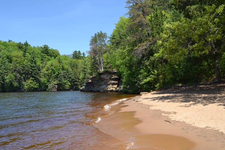 2br 3beds Duplex With Loft Cabin Downtown Dells. - Wisconsin Dells, WI