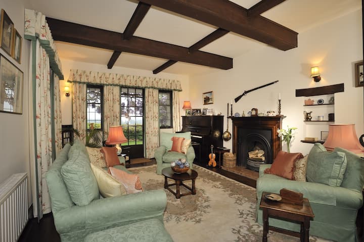 2 Doubles - Bath/lounge/fire, B’fast Incl/nr. Mph - Taunton