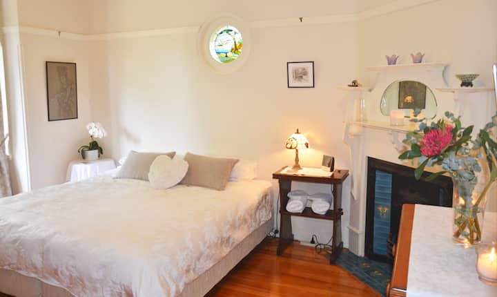 Private, Quiet, Boutique Home 2 Br - Manly