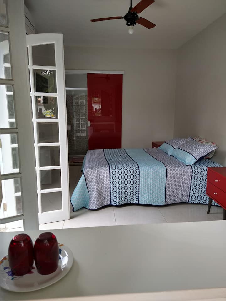 Quarto Vermelho. - Paraty