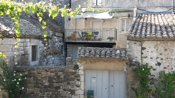Petite Maison Typique De Village Médiéval - Villeneuve-de-Berg