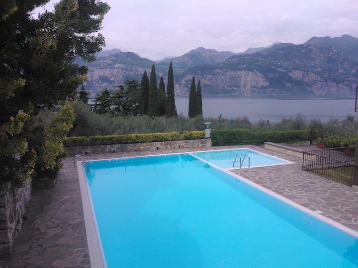 Casa Con Vista Lago Malcesine-enchanting Lake View - Malcesine