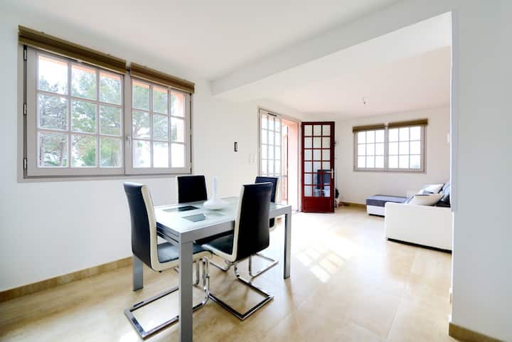 Haut De Villa Lumineux Avec Belle Terrase - Velaux