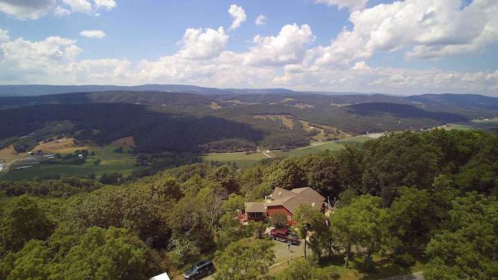 4 Bedroom Mountaintop Home W/ Views + Hot Tub - West Virginia
