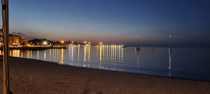 T 3 En Centre-ville à L'ile-rousse Au Bord De Mer - Corsica