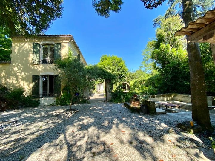 Ancien Cloitre Du 17ème Siecle - France