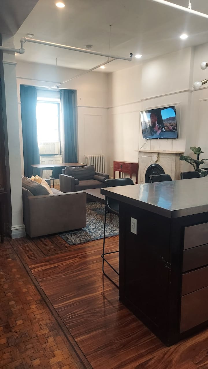Two Bedroom Flat In Historic Brownstone - New York City
