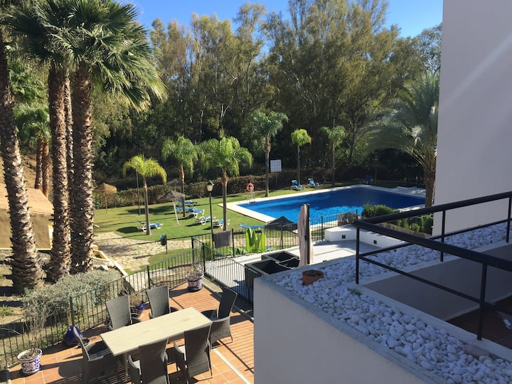 Modern 2 Bedroom Apartment With Peaceful Terrace - Istán