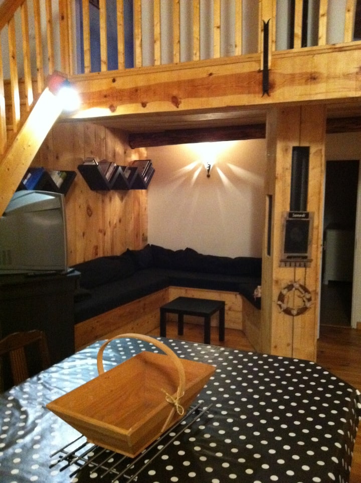 Maison De Charme En Plein Coeur Du Village - Les Angles