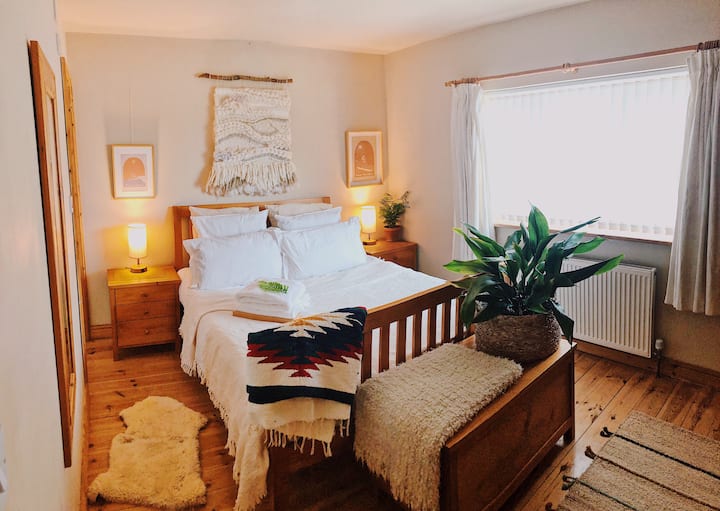 Cosy Coastal Hideaway With Views To Bantham Bay - Hope Cove