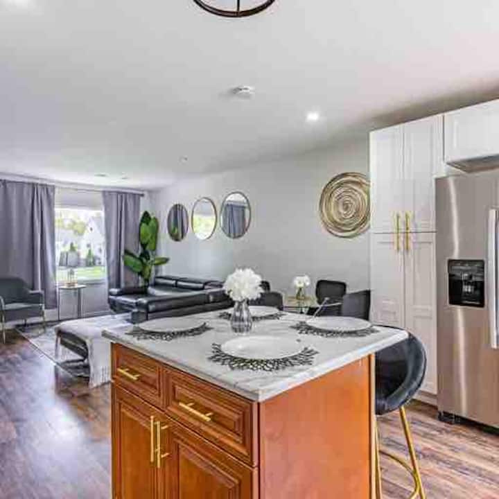 The Queen City Experince - Edison, NJ