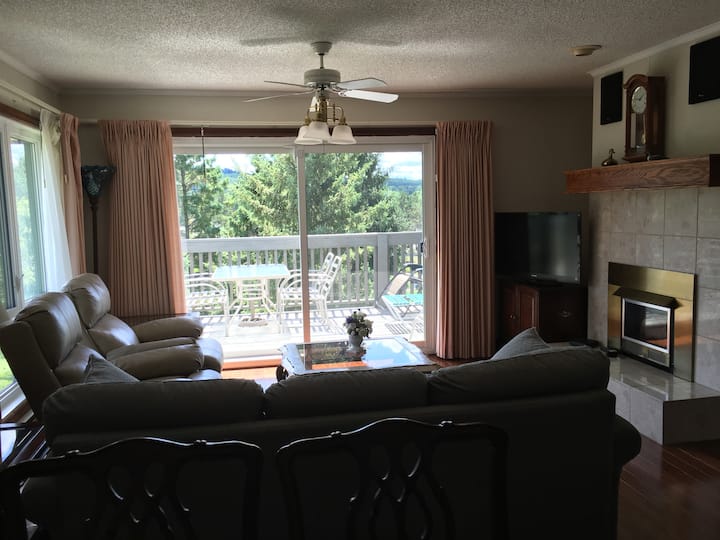3 Bedroom Suite On Deerhurst Drive - Huntsville