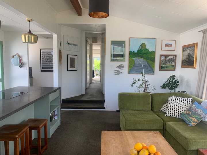 Sunny, Bright House With Garden - New Plymouth