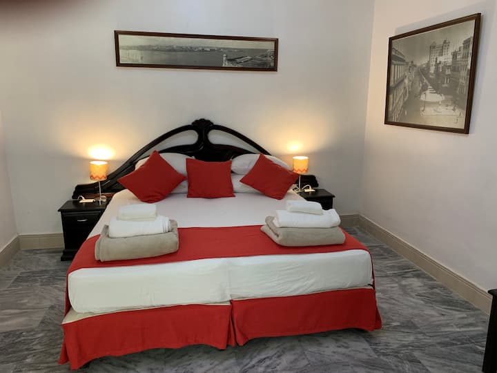 Habana 412 - Luxury B&b (Room 1 Of 7) - Suite - Havana