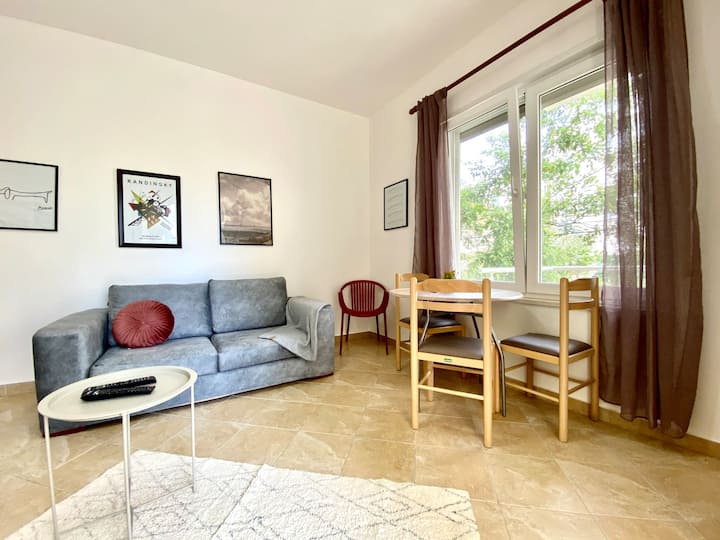Beachfront W/patio | 2br W/3 Ac - Durrës
