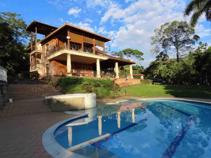 Bella Finca De Recreo En El Campo. Con Piscina - Villeta