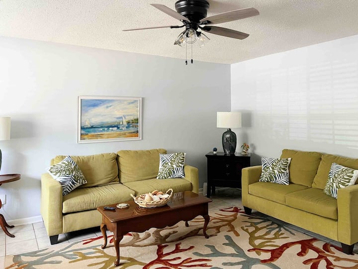 Seaglass Bungalow, 7 Miles To Pcola Beach, 2 Kings - 彭薩克拉海灘