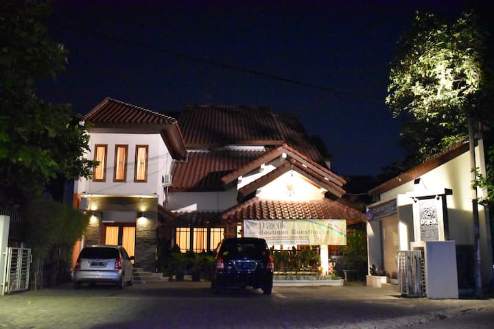 D Ajenk Boutique Villa - Yogyakarta