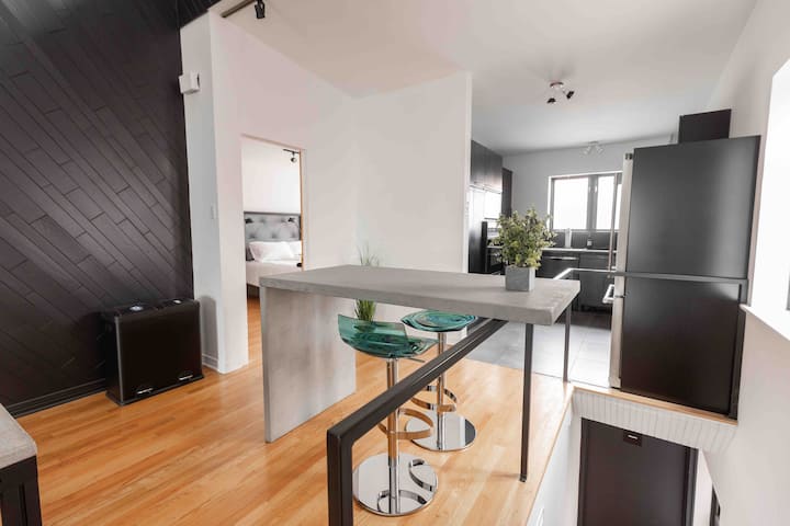 Unwind In Style At A Luxurious Loft - Free Parking - Montreal