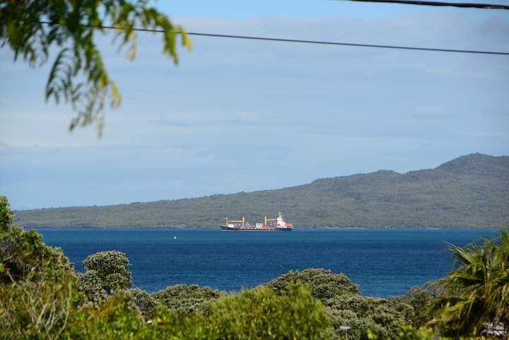 Beachside Retreat, Superior Quality - Auckland
