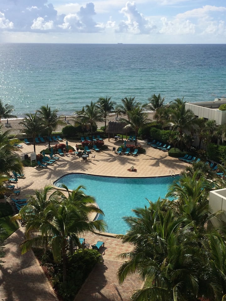 Great Oceanview On The Beach - Hollywood, FL