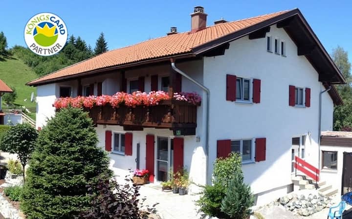 Helle Ferienwohnung Mit Erlebnis-gästekarte - Oy-Mittelberg