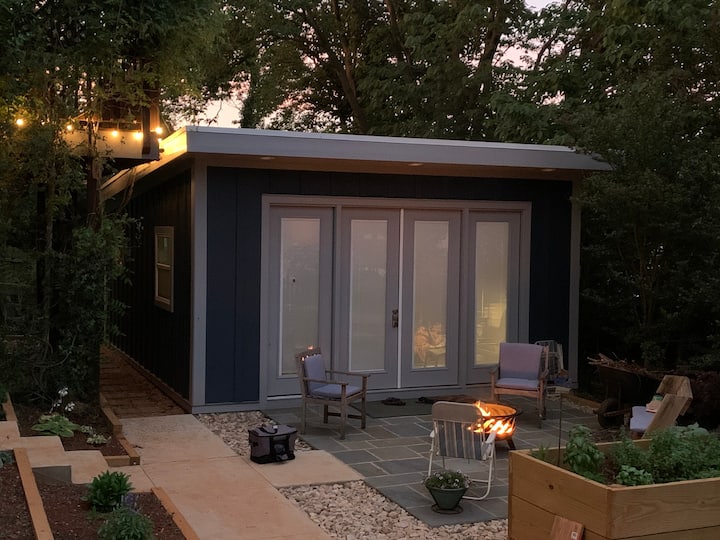 Clean, Cozy Guesthouse Near Historic Downtown Mall - Charlottesville, VA