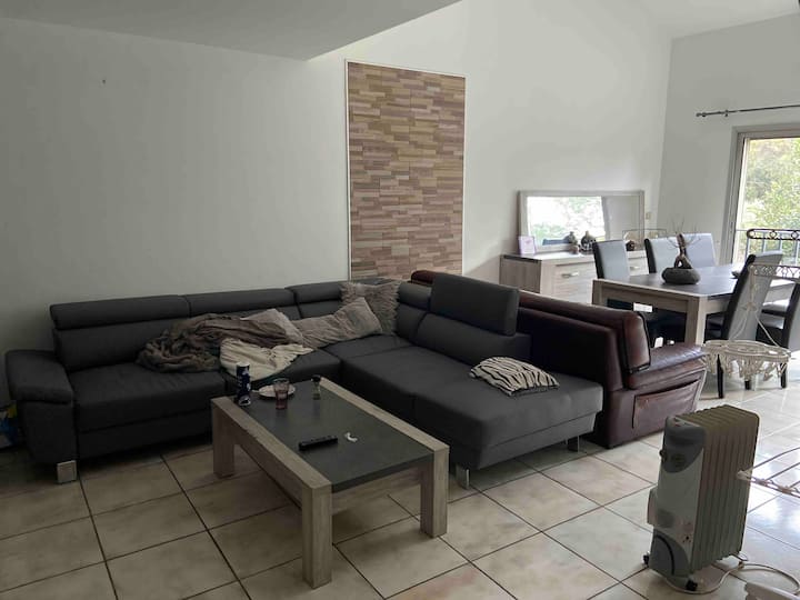 Chambre Privée Avec Salle De Bain Dans Villa - Perpignan