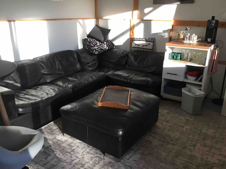 Lake View Haven

Enjoy The Lake View From Your Sunny Getaway. Private And Spacious Living Space That Is Just Steps Away From 
Cusheon Lake Beach. A 10 Minute Drive To Ganges. As You Explore The Island Treat Yourself To A Comfortable Retreat. - Salt Spring Island