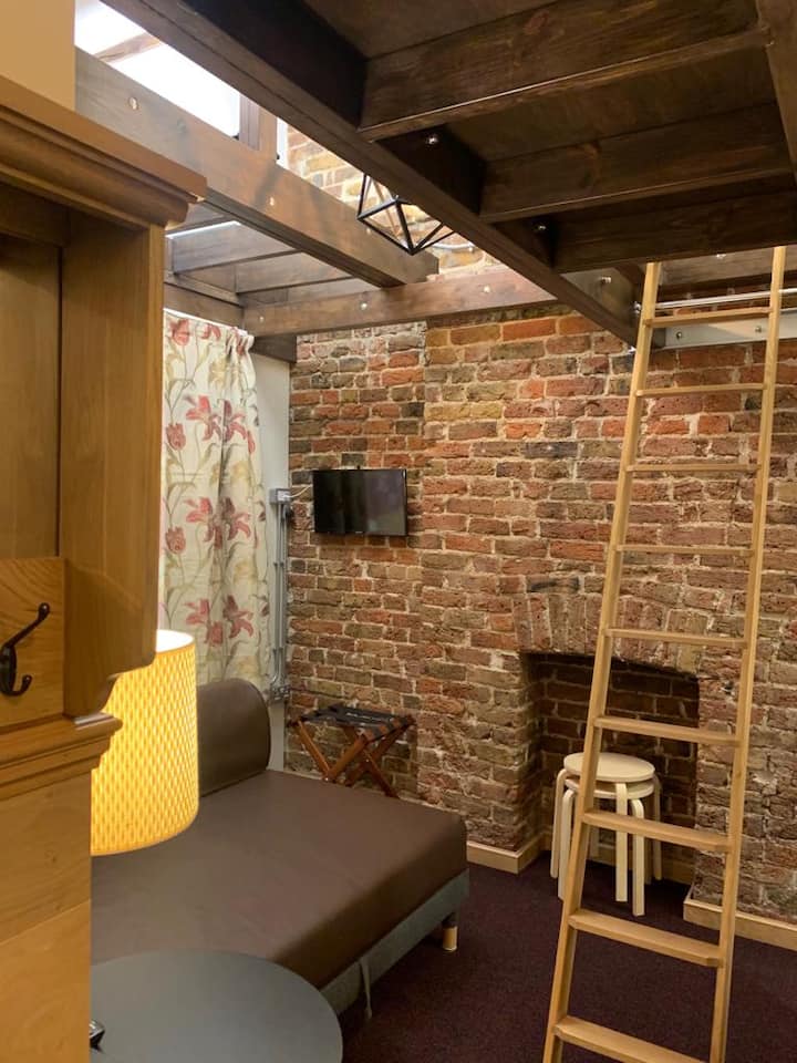 Kensington Loft Studio 3 @Victorianloftliving - London