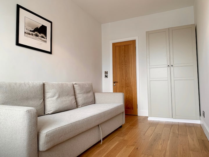 You Will Be Very Happy . Warm And  Cosy And Clean - Dún Laoghaire
