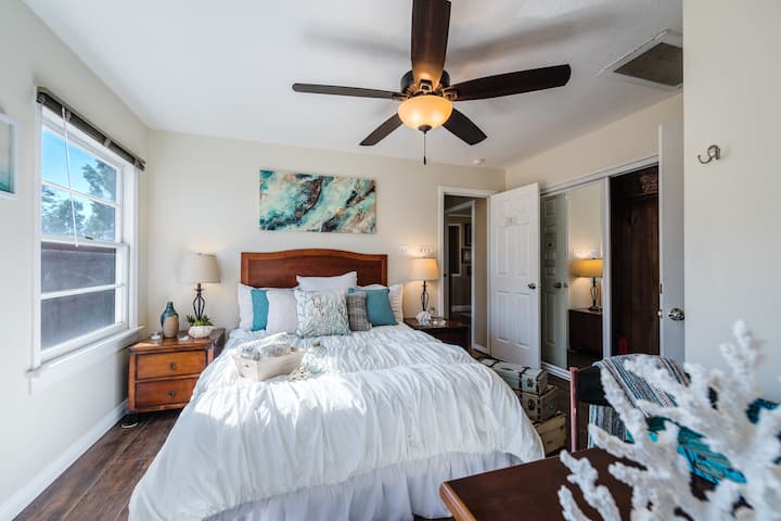 Soft Aqua Beach Decor With Attached Shared Bath - Placentia