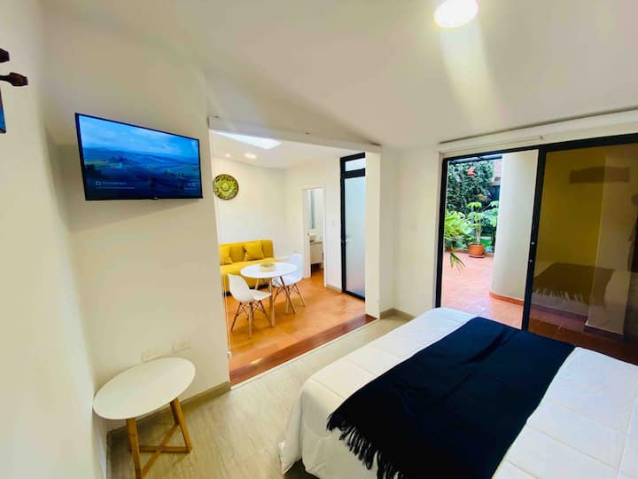 Design Studio In Restored Art Space – Fast Wifi - Cuenca