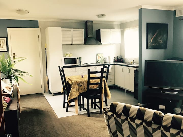 Country Style 1br Granny Flat Close To Train/bus! - Melbourne