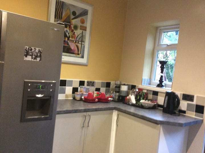 Lovely Annexe Suite In Quiet Area Close To City - Cardiff