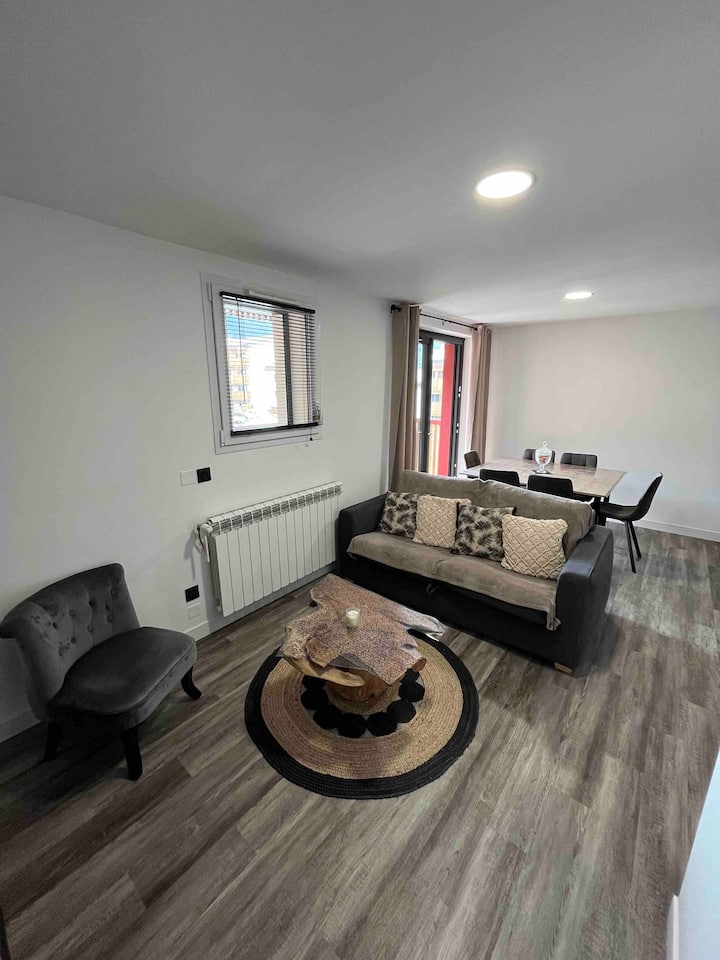 Appartement Cosy/neuf Proche De Toutes Commodités - Lac de Presset